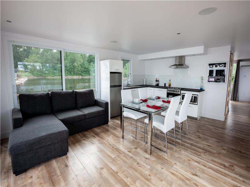 Maison flottante - Yacht Club de TR - Chalet à louer Trois-Rivières | OR-29955 | ChaletsAuQuebec