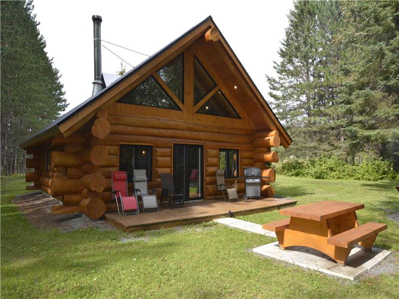 Chalet le Valmont en bois rond, - Chalet à louer St-René-de-Matane | OR ...