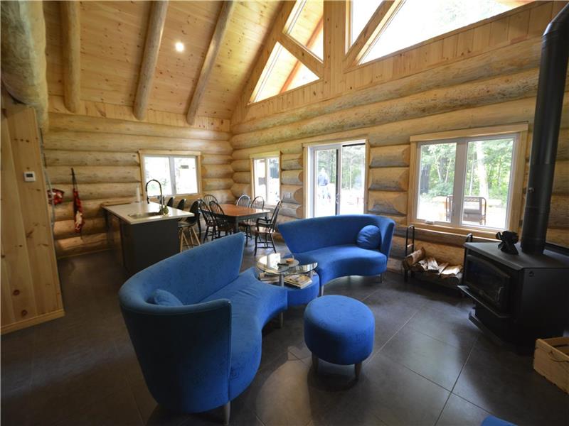 Chalet le Valmont en bois rond, - Chalet à louer St-René-de-Matane | OR ...