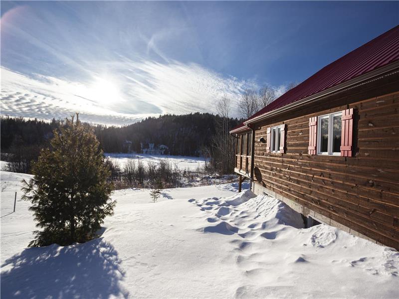 Le chalet rouge au bord de l'eau - Chalet à louer Chertsey | OR-31739 ...