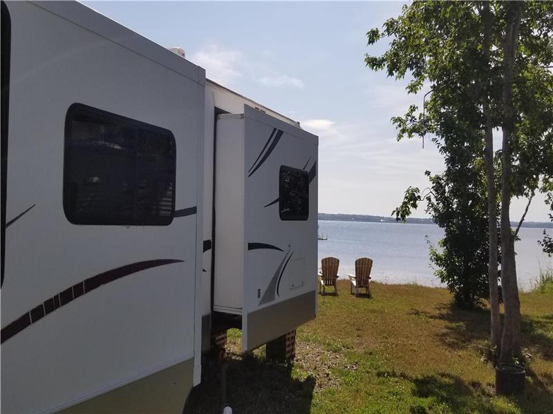 Roulotte a Louer au Camping les - Chalet à louer Maisonnette | PL-33723 ...