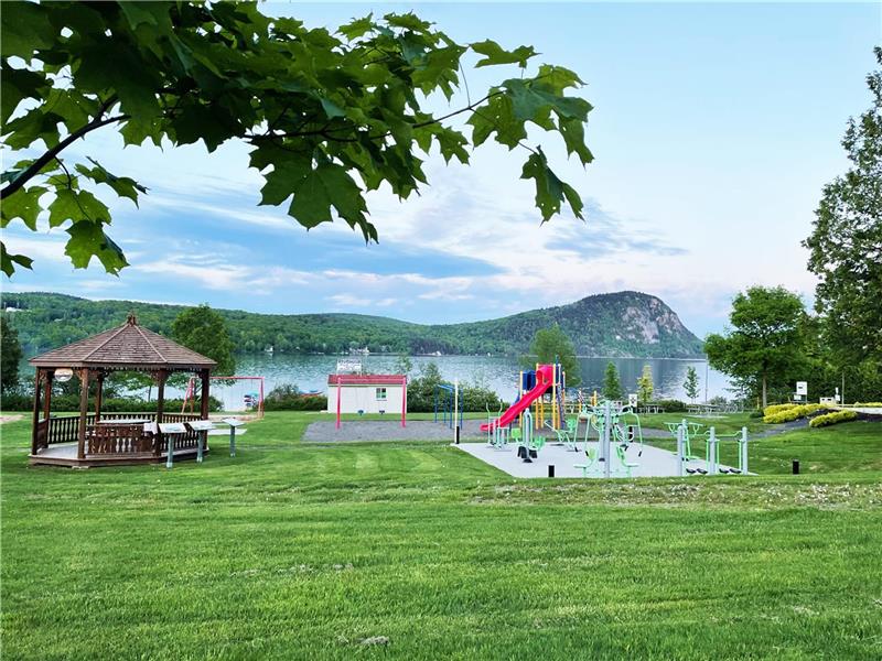 N&J Chalet - Vue du Lac - Chalet à louer Coaticook | DI-34382 ...