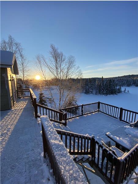 Chalet Bord de L'eau, situé au bord - Chalet à louer Chandler | OR ...