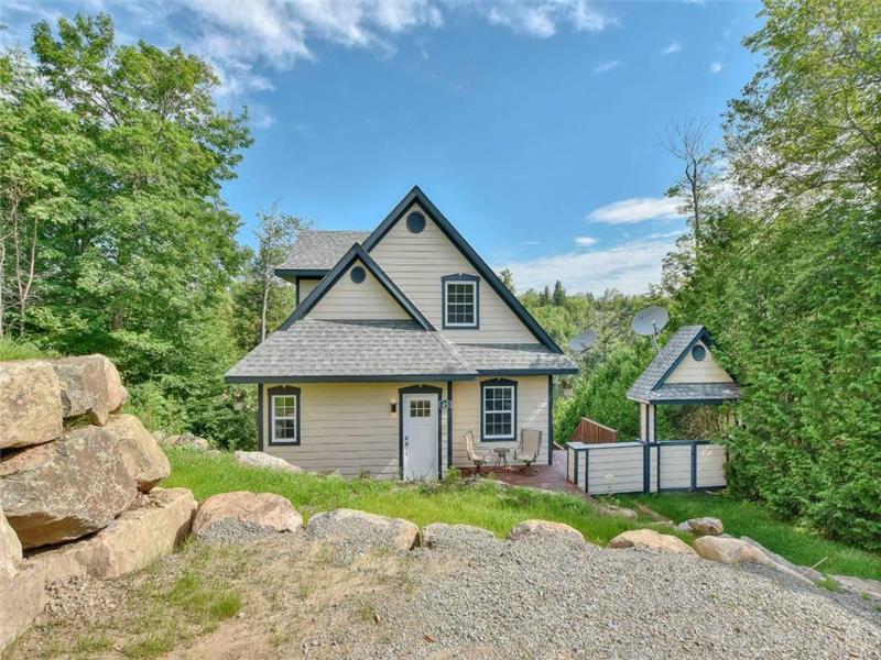 Le Mariposa - Gore Cottage Rental | DI-37662 | ChaletsAuQuebec