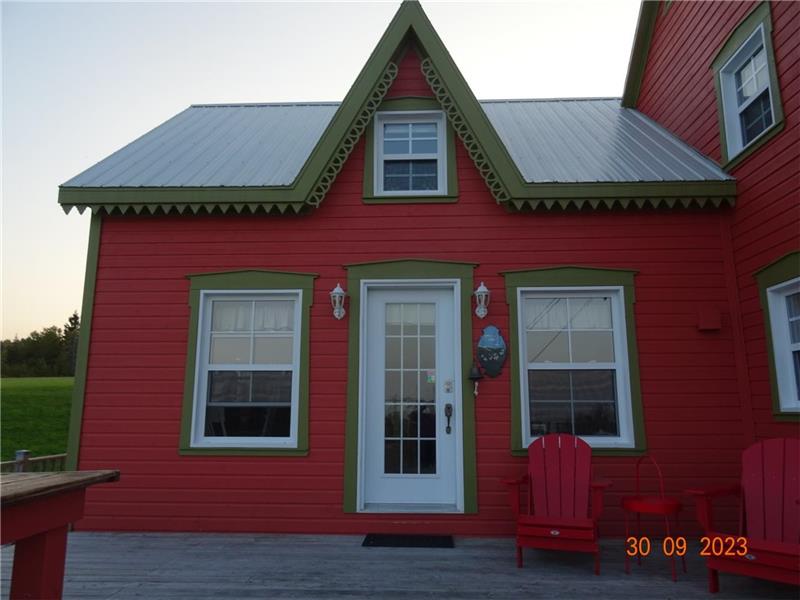 THE ANNEX OF 812 #314992 (LOCATED - Gaspe Cottage Rental | OR-38905 ...