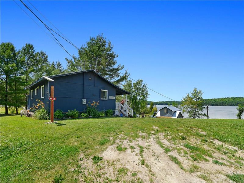 Chalet moderne au bord du lac Heney - Chalet à louer Gracefield | DI ...